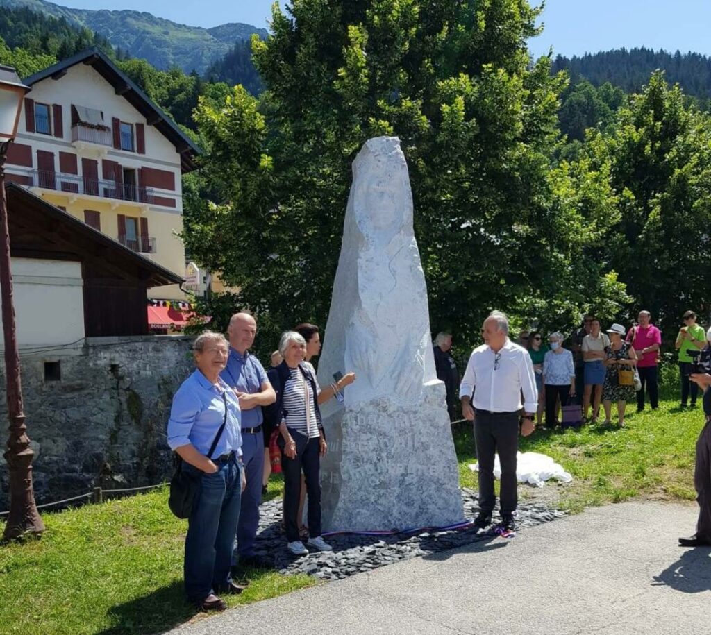 Hommage à Roger Frison Roche - Ville de Beaufort